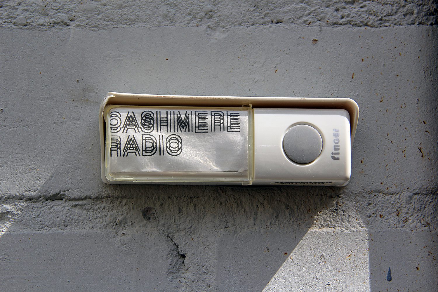 Cashmere Radio sendet aus der Remise – Weddingweiser