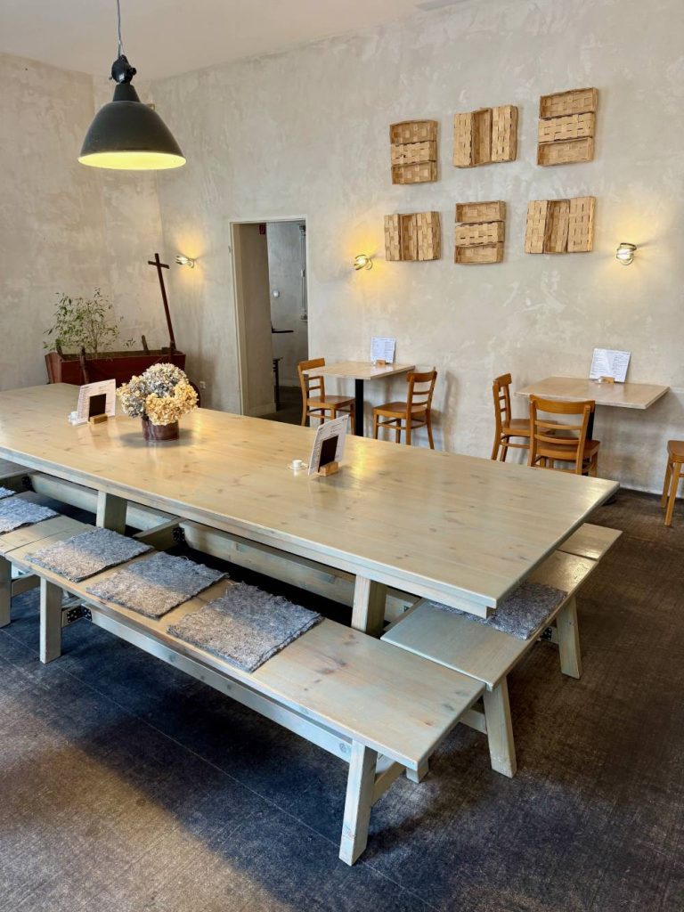 Café Largo: Hip, ganz ohne Schnickschnack – Weddingweiser